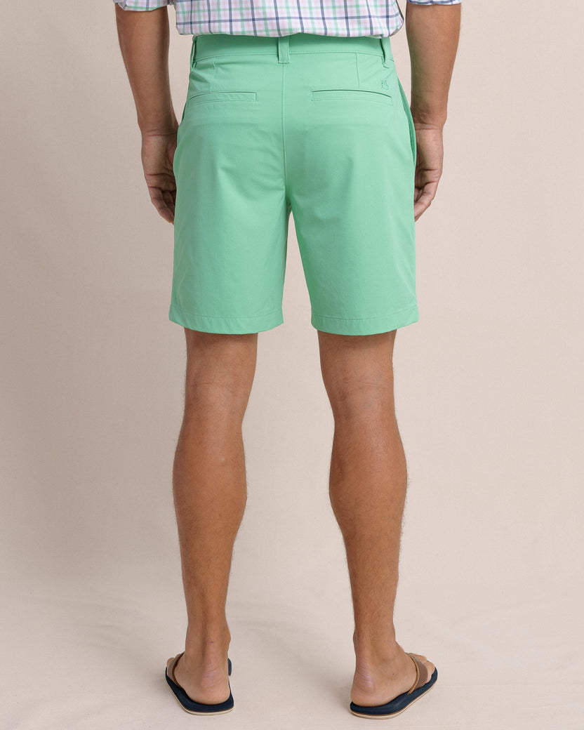 Men's brrr°®-die 8 Inch Performance Golf Short - Green | Southern Tide
